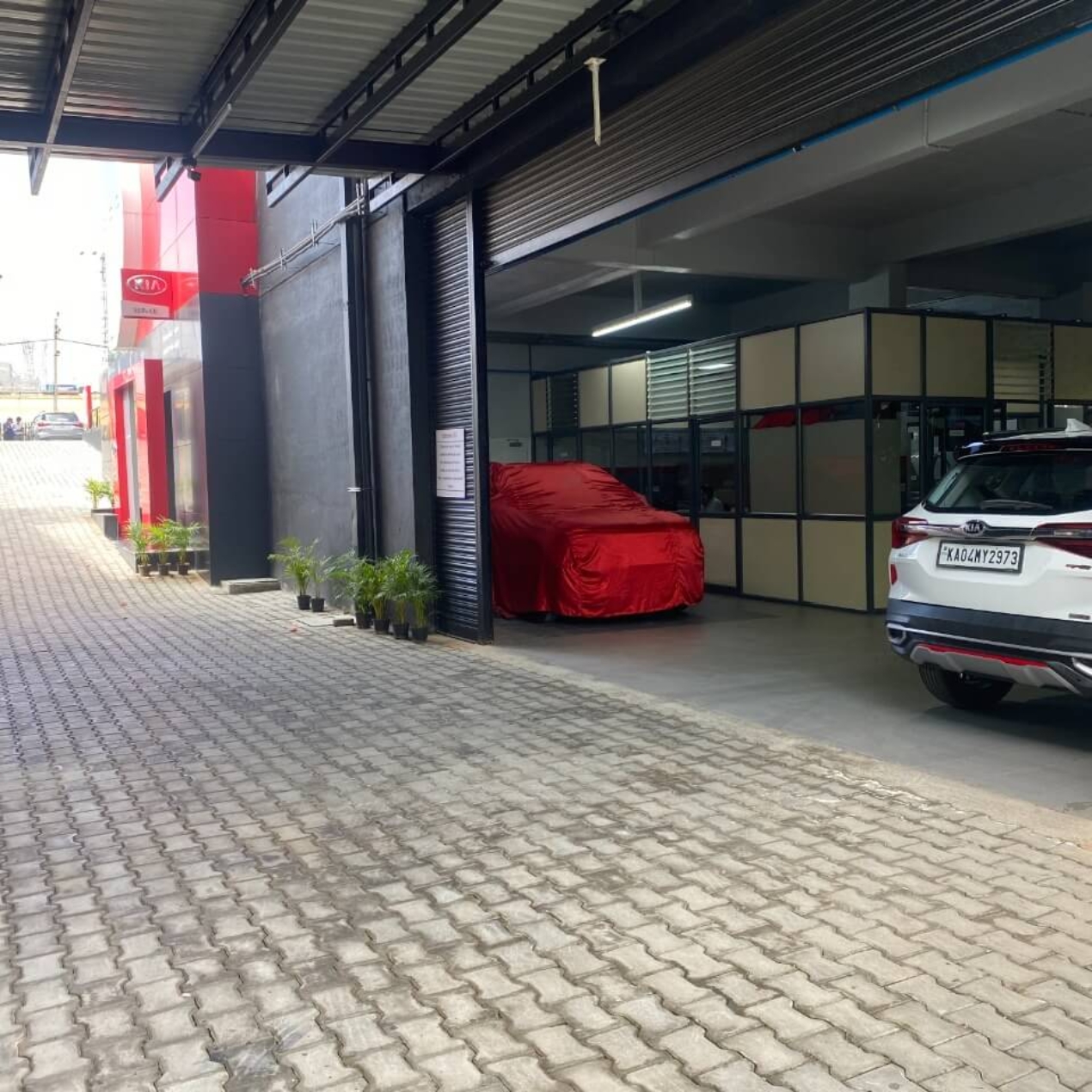 YELAHANKA SERVICE SHOWROOM – EPITOME